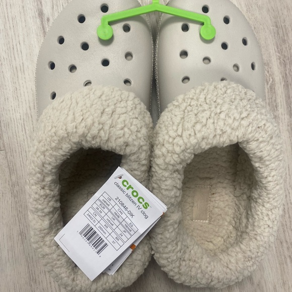 CROCS | Shoes | Crocs Classic Blitzen Lined Clogs | Poshmark